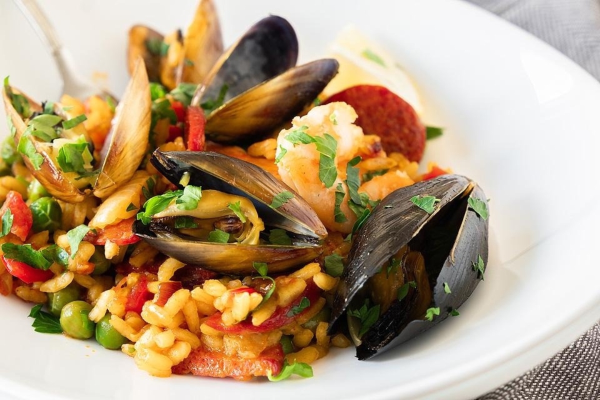 19 Seafood Dishes That Are Perfect for Weeknight Dinners or Fancy ...