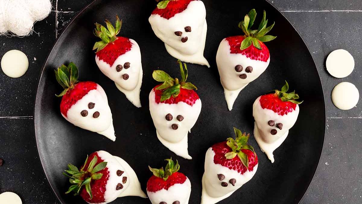 Scream-Worthy Halloween Desserts You’ll Devour in No Time! - The Hungry ...