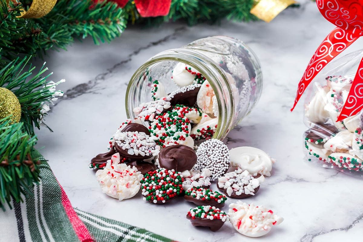 20 Christmas Candies That’ll Have Santa Skipping the North Pole Diet ...