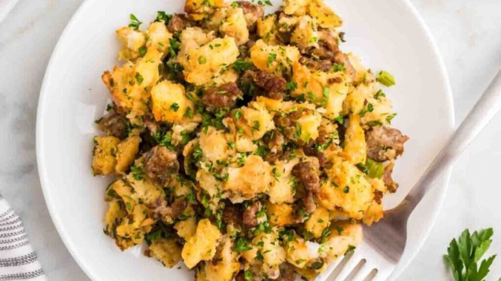 30 Thanksgiving Stuffings That Are Just as Good as the Main Course ...