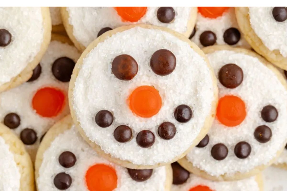 These 52 Christmas Cookies Will Make Santa Stay All Night - The Hungry ...