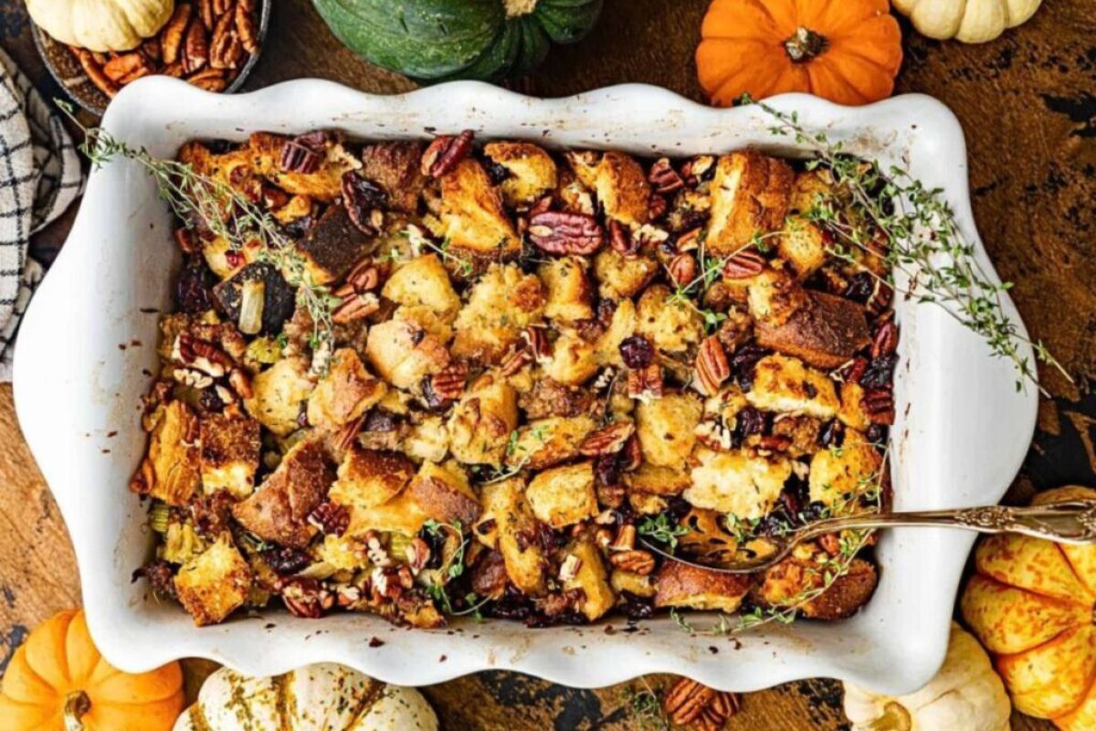 30 Thanksgiving Stuffings That Are Just as Good as the Main Course ...